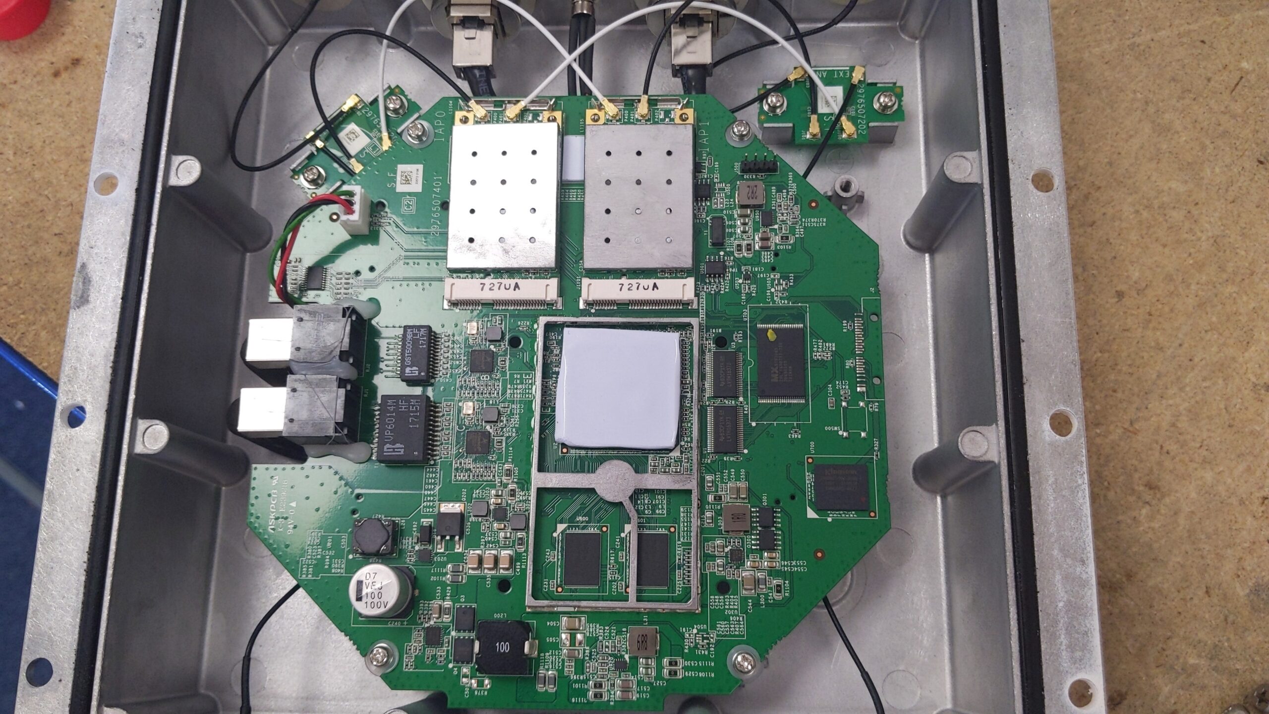 Teardown of a high end outdoor mast head Wi-Fi access point – Adrian’s electronics blog